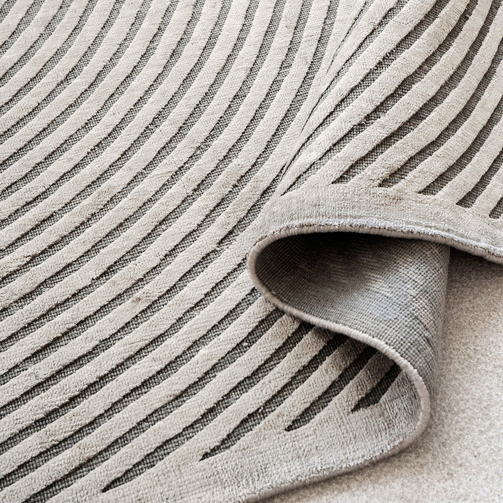 Maze Ashton Rounds - Curved & Straight Line Silver-Grey Carpet | Knot Home