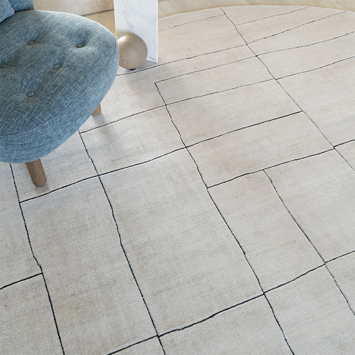 Emme Bianca Round Carpet - Irregular Line Pattern Carpet | Knot Home